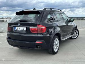 Black BMW X5 2008 in Vilnius, with an engine capacity of 2.99 L and mileage of 344 thousand km for 5899 €, photo 9 on AUTOMOTO.COM.LV