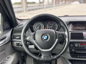 Black BMW X5 2008 in Vilnius, with an engine capacity of 2.99 L and mileage of 344 thousand km for 5899 €, photo 17 on AUTOMOTO.COM.LV