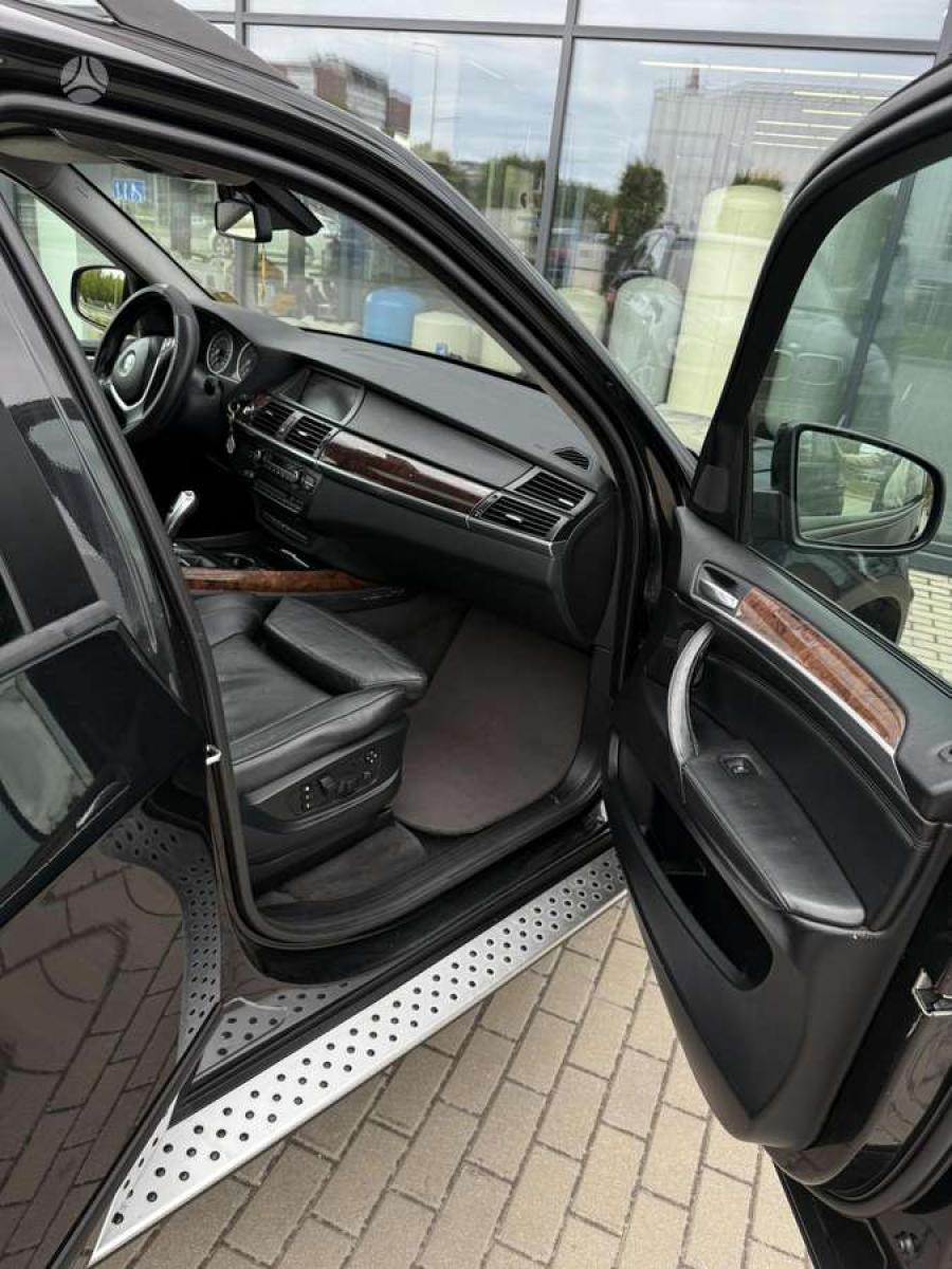 Black BMW X5 2008 in Klaipeda, with an engine capacity of 2.99 L and mileage of 229 thousand km for 6499 €, photo 6 on AUTOMOTO.COM.LV