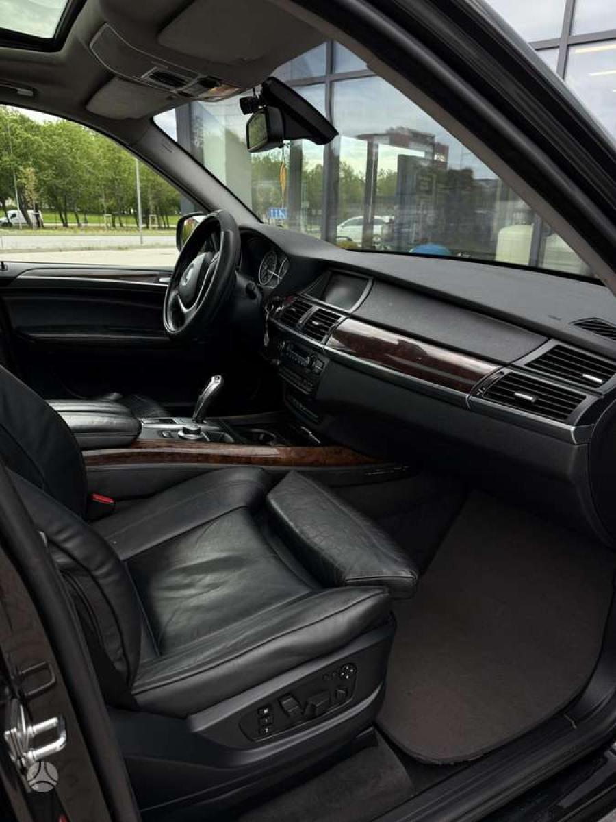 Black BMW X5 2008 in Klaipeda, with an engine capacity of 2.99 L and mileage of 229 thousand km for 6499 €, photo 14 on AUTOMOTO.COM.LV