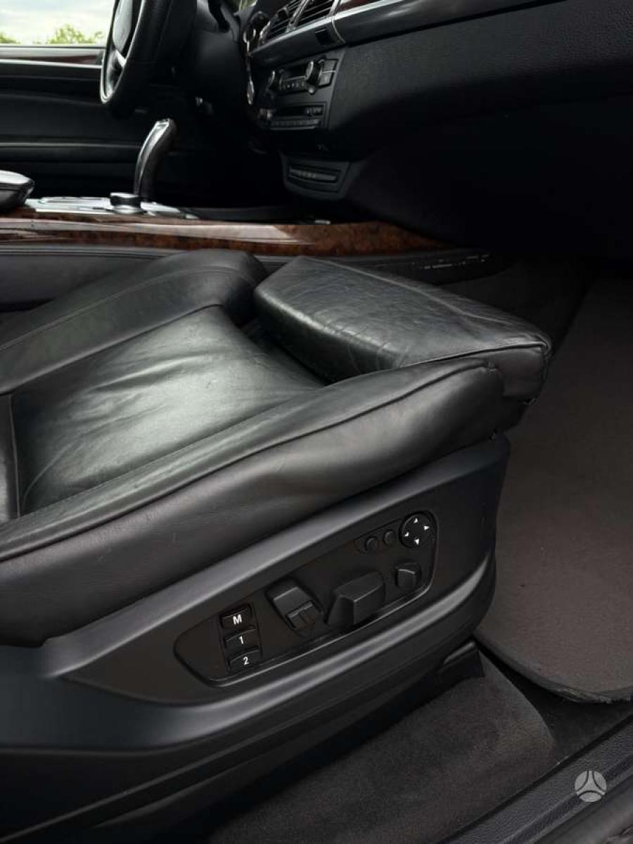 Black BMW X5 2008 in Klaipeda, with an engine capacity of 2.99 L and mileage of 229 thousand km for 6499 €, photo 15 on AUTOMOTO.COM.LV