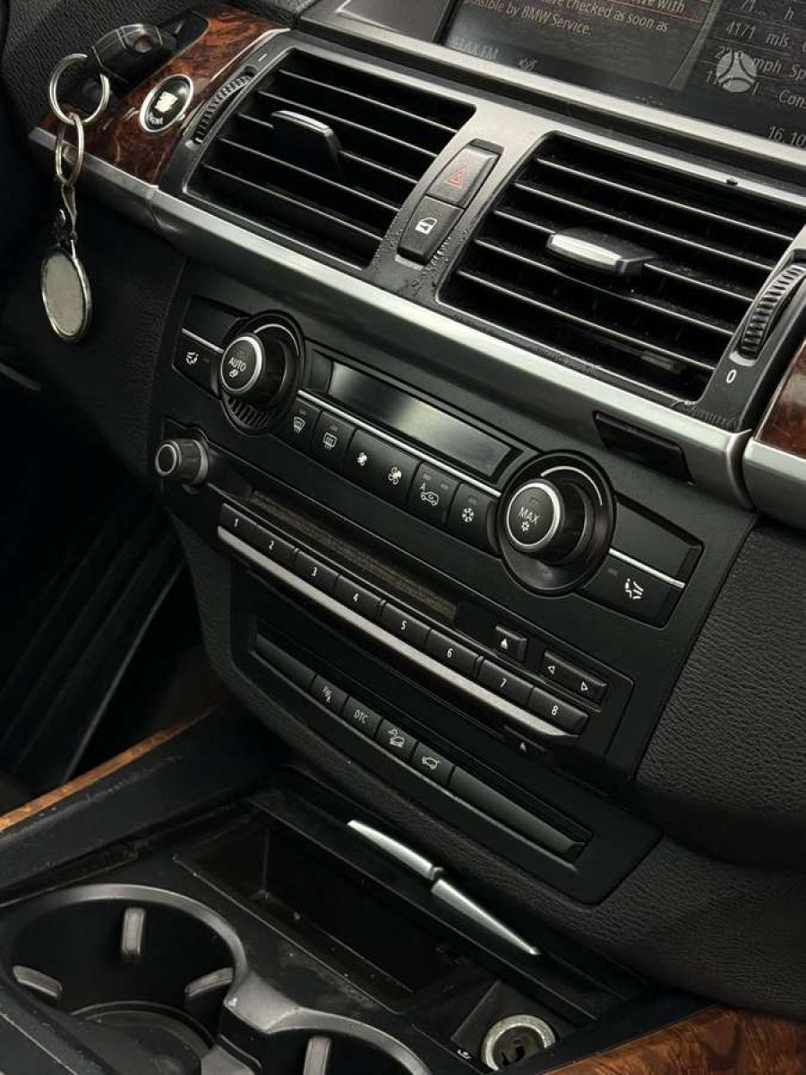 Black BMW X5 2008 in Klaipeda, with an engine capacity of 2.99 L and mileage of 229 thousand km for 6499 €, photo 21 on AUTOMOTO.COM.LV