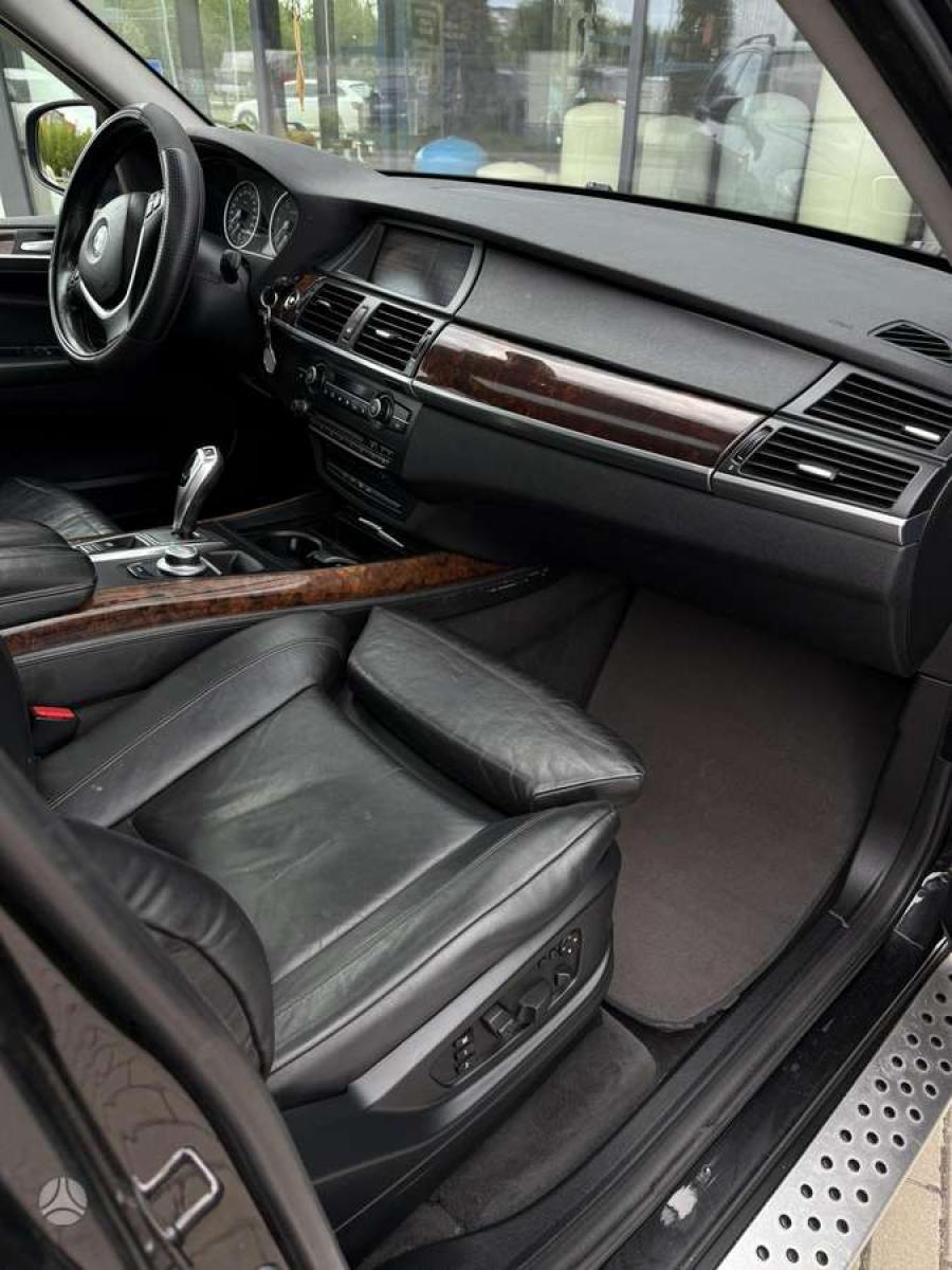 Black BMW X5 2008 in Klaipeda, with an engine capacity of 2.99 L and mileage of 229 thousand km for 6499 €, photo 25 on AUTOMOTO.COM.LV