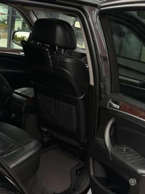 Black BMW X5 2008 in Klaipeda, with an engine capacity of 2.99 L and mileage of 229 thousand km for 6499 €, photo 26 on AUTOMOTO.COM.LV