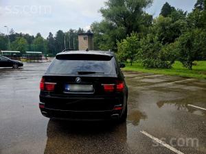 Черный БМВ Х5 2008 в Гулбене, объемом двигателя 3.00 л и пробегом 378 тыс. км за 8500 €, фото 5 на AUTOMOTO.COM.LV
