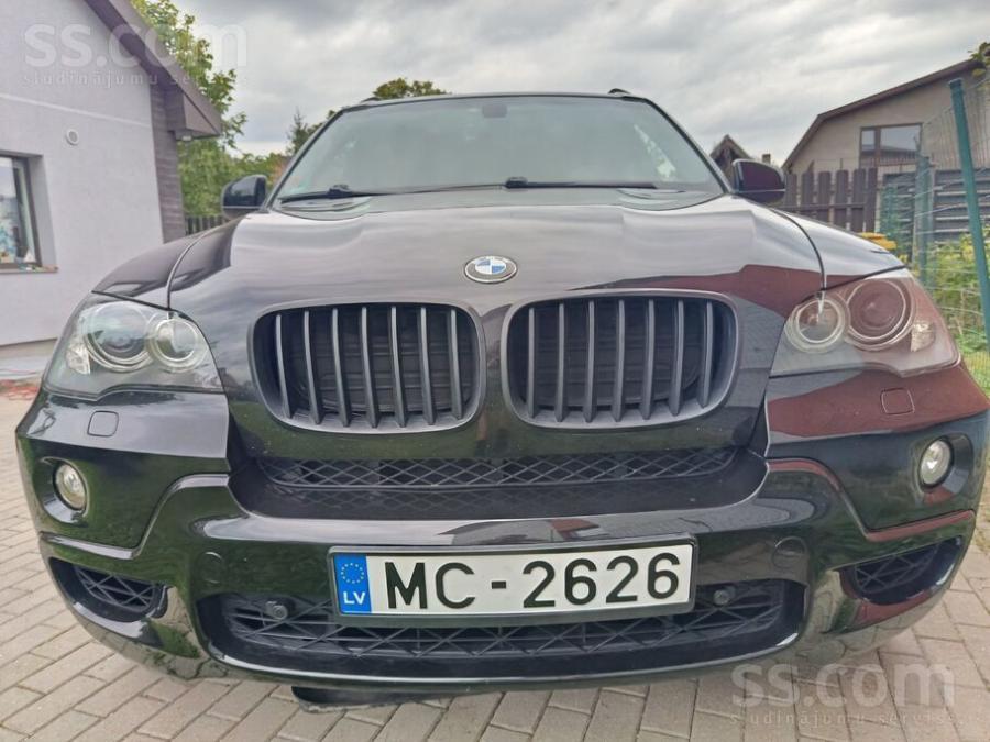 Black BMW X5 2008 in Riga, with an engine capacity of 3.00 L and mileage of 380 thousand km for 8999 €, photo 9 on AUTOMOTO.COM.LV