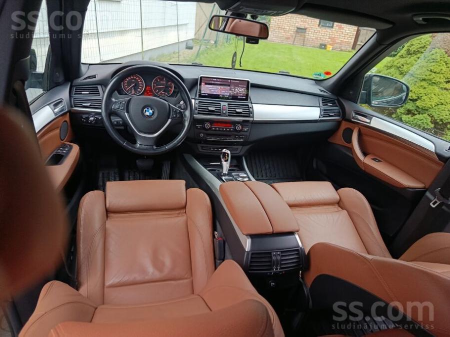 Black BMW X5 2008 in Riga, with an engine capacity of 3.00 L and mileage of 380 thousand km for 8999 €, photo 15 on AUTOMOTO.COM.LV