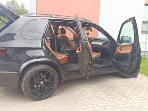 Black BMW X5 2008 in Riga, with an engine capacity of 3.00 L and mileage of 380 thousand km for 8999 €, photo 22 on AUTOMOTO.COM.LV