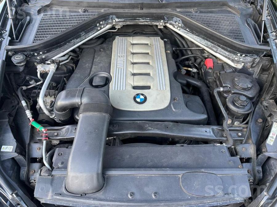 Black BMW X5 2008 in Rezekne, with an engine capacity of 3.00 L and mileage of 396 thousand km for 9300 €, photo 10 on AUTOMOTO.COM.LV