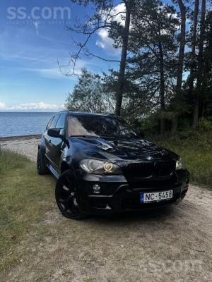 Black BMW X5 2008 in Jurmala, with an engine capacity of 3.00 L and mileage of 389 thousand km for 10000 €, photo 3 on AUTOMOTO.COM.LV