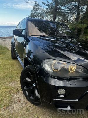 Black BMW X5 2008 in Jurmala, with an engine capacity of 3.00 L and mileage of 389 thousand km for 10000 €, photo 6 on AUTOMOTO.COM.LV