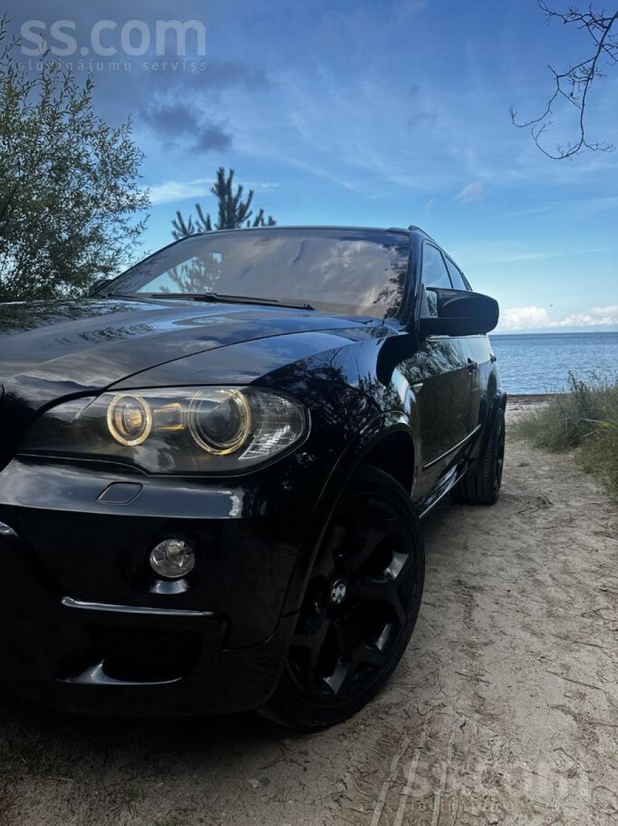 Black BMW X5 2008 in Jurmala, with an engine capacity of 3.00 L and mileage of 389 thousand km for 10000 €, photo 7 on AUTOMOTO.COM.LV