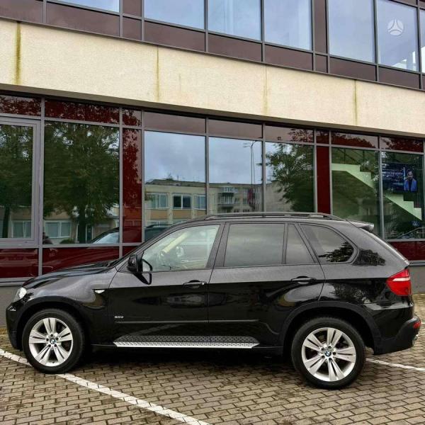 BMW X5 2008 Kaišiadorys vietnē Melns BMW X5 2008 Kaišiadorys, ar dzinēja tilpumu 2.99 L un nobraukumu 282 tūkst. km par 6950 €, foto 5 vietnē AUTOMOTO.COM.LV