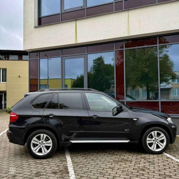 BMW X5 2008 Kaišiadorys vietnē Melns BMW X5 2008 Kaišiadorys, ar dzinēja tilpumu 2.99 L un nobraukumu 282 tūkst. km par 6950 €, foto 7 vietnē AUTOMOTO.COM.LV