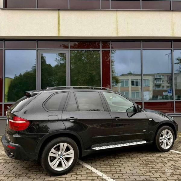 BMW X5 2008 Kaišiadorys vietnē Melns BMW X5 2008 Kaišiadorys, ar dzinēja tilpumu 2.99 L un nobraukumu 282 tūkst. km par 6950 €, foto 9 vietnē AUTOMOTO.COM.LV