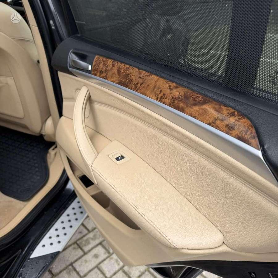 Melns BMW X5 2008 Kaišiadorys, ar dzinēja tilpumu 2.99 L un nobraukumu 282 tūkst. km par 6950 €, foto 15 vietnē AUTOMOTO.COM.LV