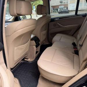 Melns BMW X5 2008 Kaišiadorys, ar dzinēja tilpumu 2.99 L un nobraukumu 282 tūkst. km par 6950 €, foto 17 vietnē AUTOMOTO.COM.LV