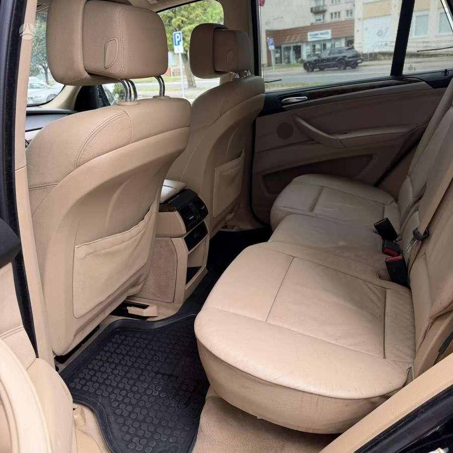 Melns BMW X5 2008 Kaišiadorys, ar dzinēja tilpumu 2.99 L un nobraukumu 282 tūkst. km par 6950 €, foto 17 vietnē AUTOMOTO.COM.LV