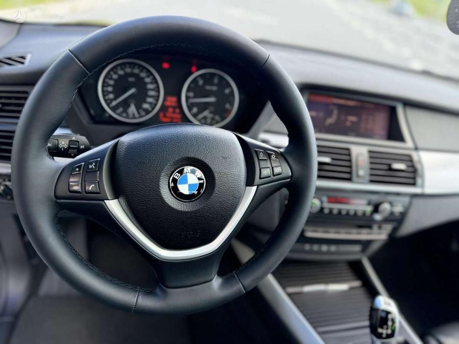 Melns BMW X5 2008 Kauņa, ar dzinēja tilpumu 2.99 L un nobraukumu 198 tūkst. km par 11999 €, foto 13 vietnē AUTOMOTO.COM.LV