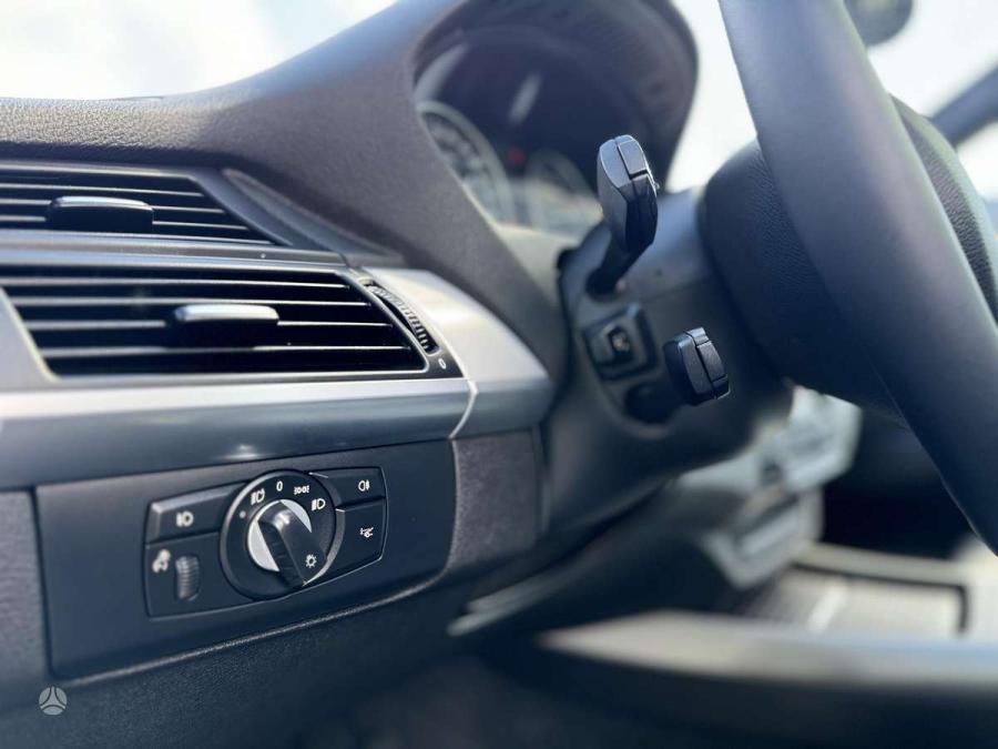 Melns BMW X5 2008 Kauņa, ar dzinēja tilpumu 2.99 L un nobraukumu 198 tūkst. km par 11999 €, foto 14 vietnē AUTOMOTO.COM.LV