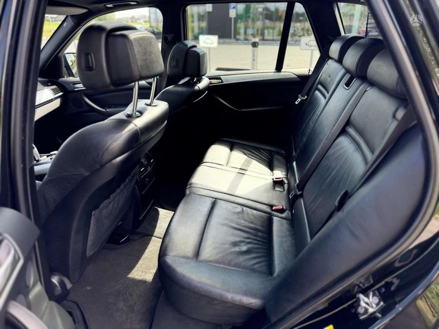 Melns BMW X5 2008 Kauņa, ar dzinēja tilpumu 2.99 L un nobraukumu 198 tūkst. km par 11999 €, foto 19 vietnē AUTOMOTO.COM.LV
