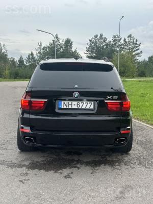 Black BMW X5 2008 in Daugavpils, with an engine capacity of 3.00 L and mileage of 325 thousand km for 8900 €, photo 4 on AUTOMOTO.COM.LV