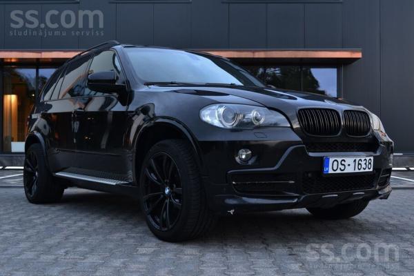 Black BMW X5 2008 in Riga, with an engine capacity of 3.00 L and mileage of 394 thousand km for 9200 €, photo 1 on AUTOMOTO.COM.LV