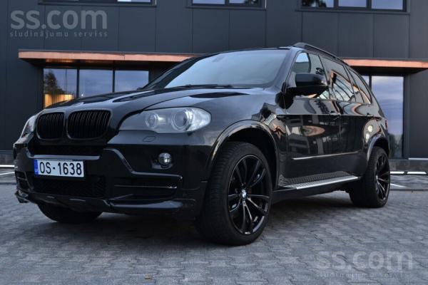 Black BMW X5 2008 in Riga, with an engine capacity of 3.00 L and mileage of 394 thousand km for 9200 €, photo 4 on AUTOMOTO.COM.LV