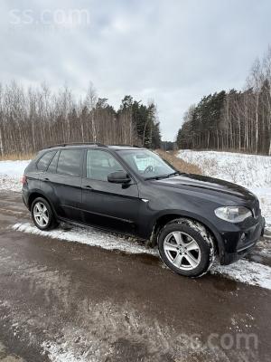 Black BMW X5 2008 in Riga, with an engine capacity of 3.00 L and mileage of 310 thousand km for 6300 €, photo 6 on AUTOMOTO.COM.LV