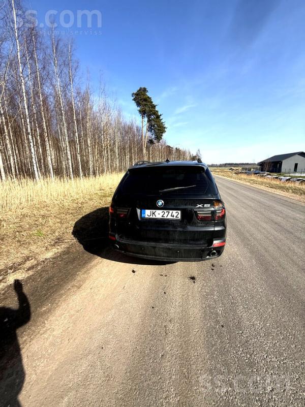 Melns BMW X5 2008 Rīga, ar dzinēja tilpumu 3.00 L un nobraukumu 310 tūkst. km par 6300 €, foto 4 vietnē AUTOMOTO.COM.LV
