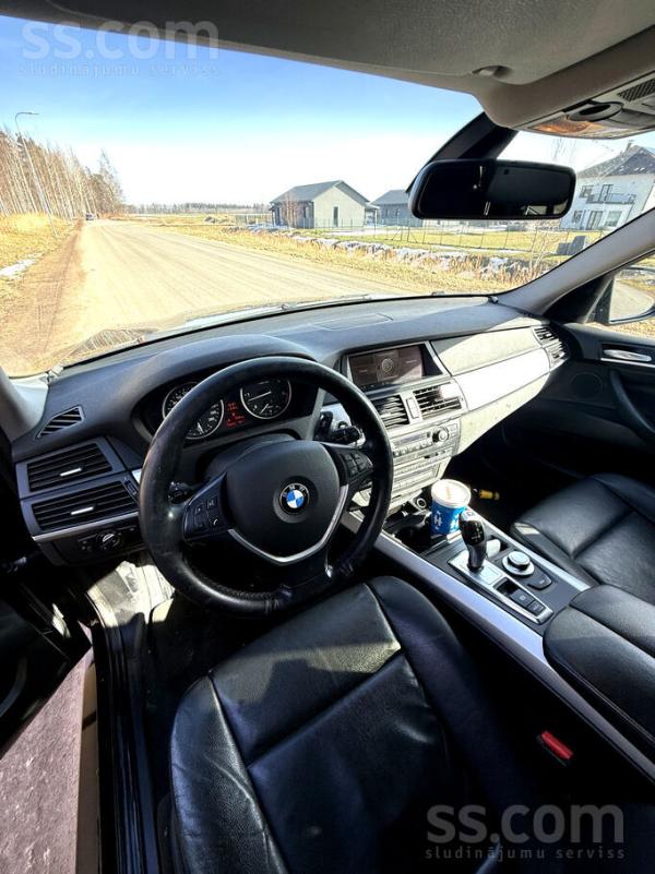 Melns BMW X5 2008 Rīga, ar dzinēja tilpumu 3.00 L un nobraukumu 310 tūkst. km par 6300 €, foto 5 vietnē AUTOMOTO.COM.LV