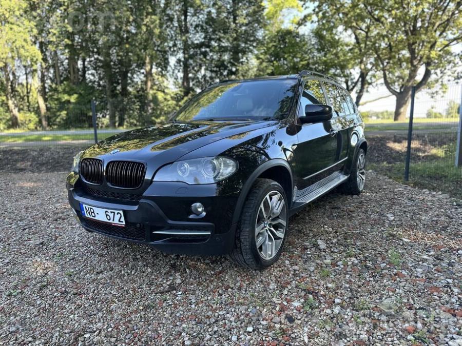 Black BMW X5 2008 in Cesis, with an engine capacity of 3.00 L and mileage of 0 thousand km for 8700 €, photo 1 on AUTOMOTO.COM.LV