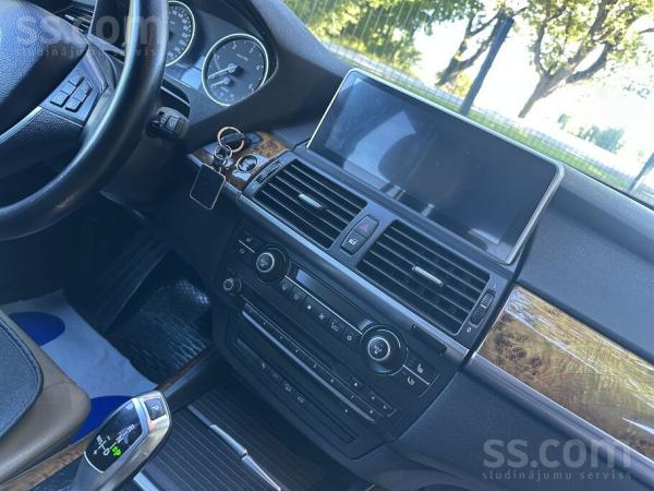 BMW X5 2008 Cēsis vietnē Melns BMW X5 2008 Cēsis, ar dzinēja tilpumu 3.00 L un nobraukumu 0 tūkst. km par 8700 €, foto 8 vietnē AUTOMOTO.COM.LV