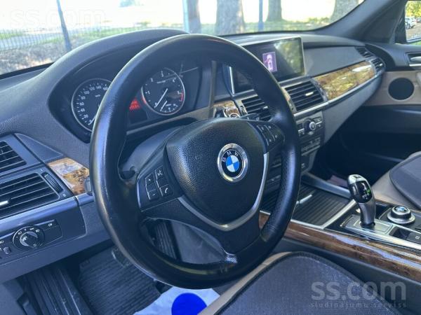 BMW X5 2008 Cēsis vietnē Melns BMW X5 2008 Cēsis, ar dzinēja tilpumu 3.00 L un nobraukumu 0 tūkst. km par 8700 €, foto 10 vietnē AUTOMOTO.COM.LV