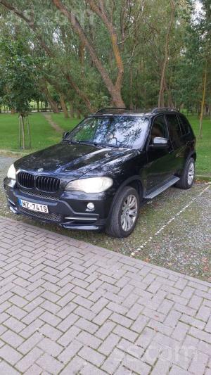 Melns BMW X5 2008 Liepāja, ar dzinēja tilpumu 3.00 L un nobraukumu 294 tūkst. km par 8500 €, foto  vietnē AUTOMOTO.COM.LV