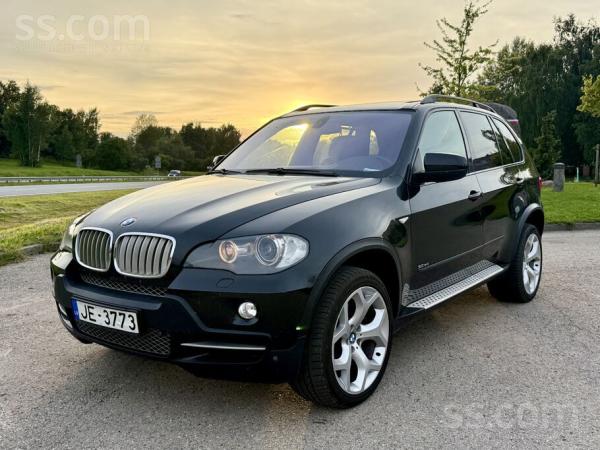 BMW X5 2008 in Riga on AUTOMOTO.COM.LV Black BMW X5 2008 in Riga, with an engine capacity of 3.00 L and mileage of 389 thousand km for 9300 €, photo 1 on AUTOMOTO.COM.LV