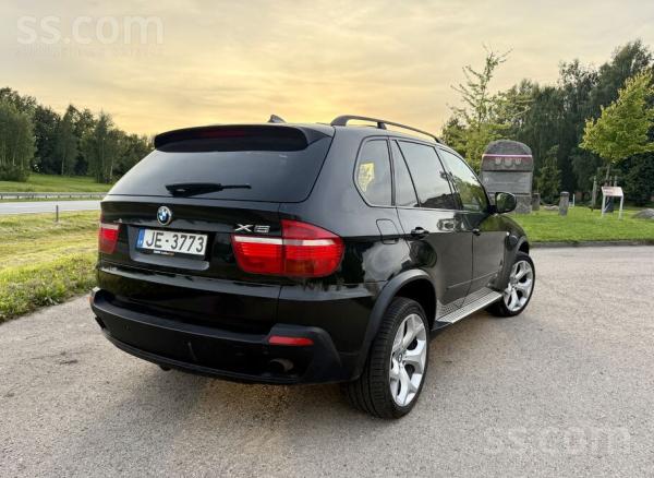 BMW X5 2008 in Riga on AUTOMOTO.COM.LV Black BMW X5 2008 in Riga, with an engine capacity of 3.00 L and mileage of 389 thousand km for 9300 €, photo 4 on AUTOMOTO.COM.LV