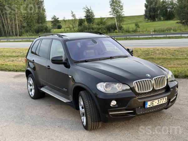 BMW X5 2008 in Riga on AUTOMOTO.COM.LV Black BMW X5 2008 in Riga, with an engine capacity of 3.00 L and mileage of 389 thousand km for 9300 €, photo 5 on AUTOMOTO.COM.LV