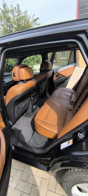 Black BMW X5 2008 in Vilnius, with an engine capacity of 2.99 L and mileage of 333 thousand km for 8000 €, photo 8 on AUTOMOTO.COM.LV