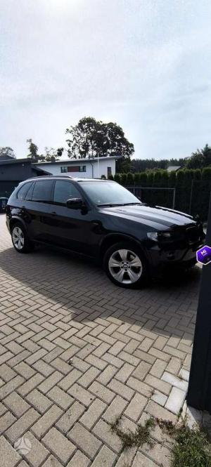Black BMW X5 2008 in Vilnius, with an engine capacity of 2.99 L and mileage of 333 thousand km for 8000 €, photo 11 on AUTOMOTO.COM.LV