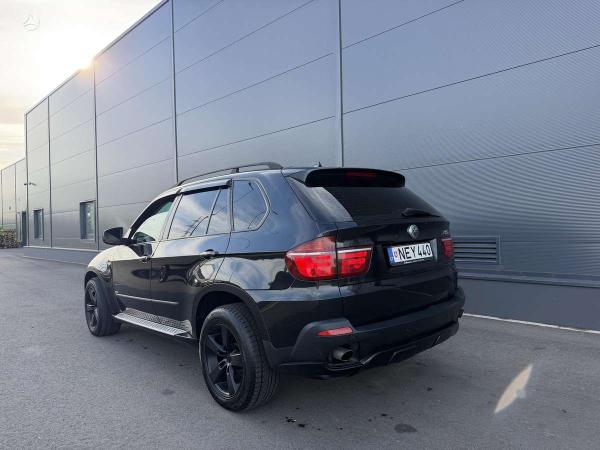 БМВ Х5 2008 в Каунас на AUTOMOTO.COM.LV Черный БМВ Х5 2008 в Каунас, объемом двигателя 2.99 л и пробегом 331 тыс. км за 5350 €, фото 9 на AUTOMOTO.COM.LV