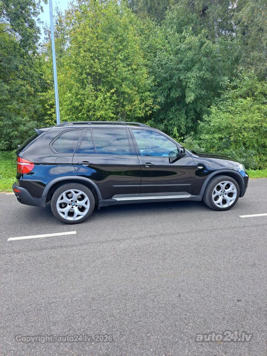 Black BMW X5 2008 in Parnu, with an engine capacity of 3.00 L and mileage of 271 thousand km for 6900 €, photo 3 on AUTOMOTO.COM.LV