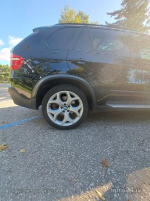 Black BMW X5 2008 in Parnu, with an engine capacity of 3.00 L and mileage of 271 thousand km for 6900 €, photo 9 on AUTOMOTO.COM.LV