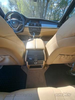 Black BMW X5 2008 in Parnu, with an engine capacity of 3.00 L and mileage of 271 thousand km for 6900 €, photo 12 on AUTOMOTO.COM.LV