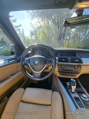 Black BMW X5 2008 in Parnu, with an engine capacity of 3.00 L and mileage of 271 thousand km for 6900 €, photo 16 on AUTOMOTO.COM.LV