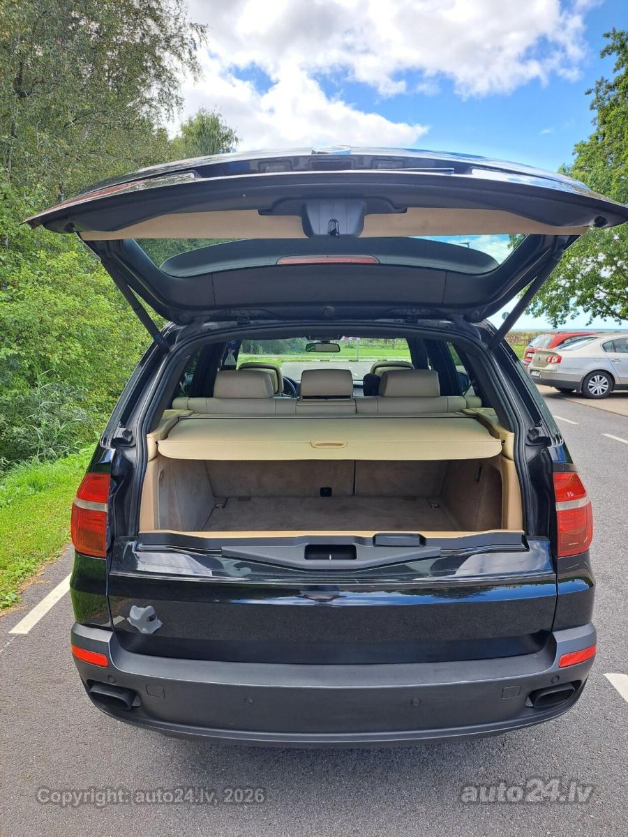 Black BMW X5 2008 in Parnu, with an engine capacity of 3.00 L and mileage of 271 thousand km for 6900 €, photo 17 on AUTOMOTO.COM.LV