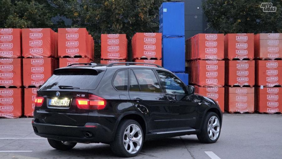 Black BMW X5 2008 in Alytus, with an engine capacity of 3.00 L and mileage of 391 thousand km for 6650 €, photo 4 on AUTOMOTO.COM.LV