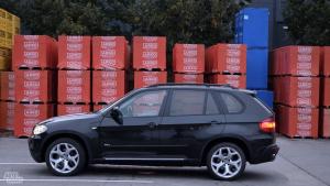 Black BMW X5 2008 in Alytus, with an engine capacity of 3.00 L and mileage of 391 thousand km for 6650 €, photo 7 on AUTOMOTO.COM.LV