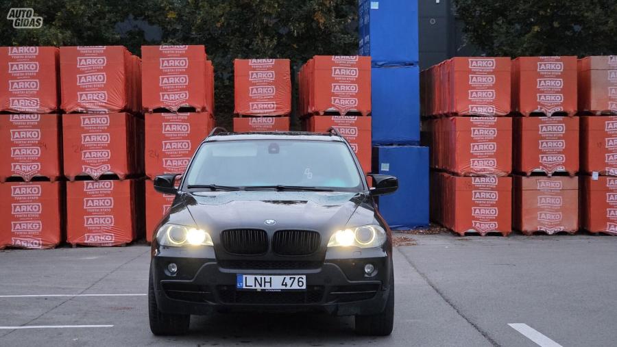 Black BMW X5 2008 in Alytus, with an engine capacity of 3.00 L and mileage of 391 thousand km for 6650 €, photo 9 on AUTOMOTO.COM.LV