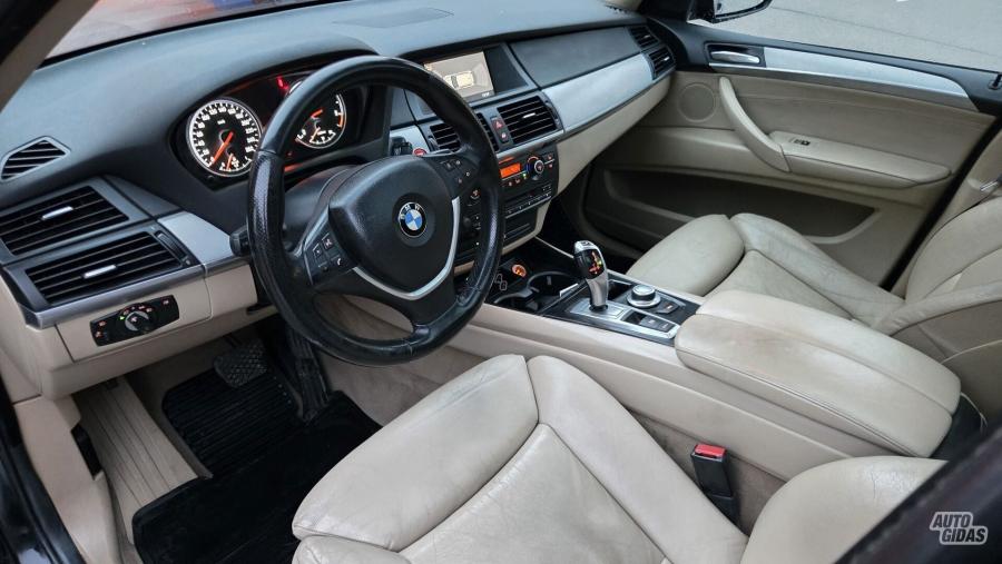 Black BMW X5 2008 in Alytus, with an engine capacity of 3.00 L and mileage of 391 thousand km for 6650 €, photo 10 on AUTOMOTO.COM.LV